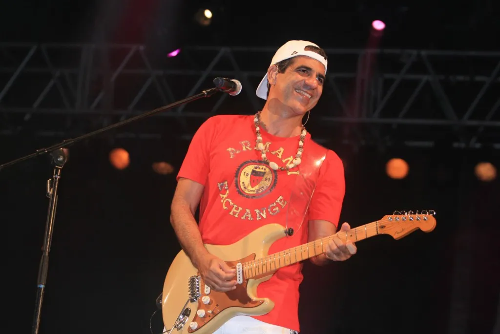 Durval Lelys no Carnaval da Alegria 2026 em Macaé - Giro Costa do Sol